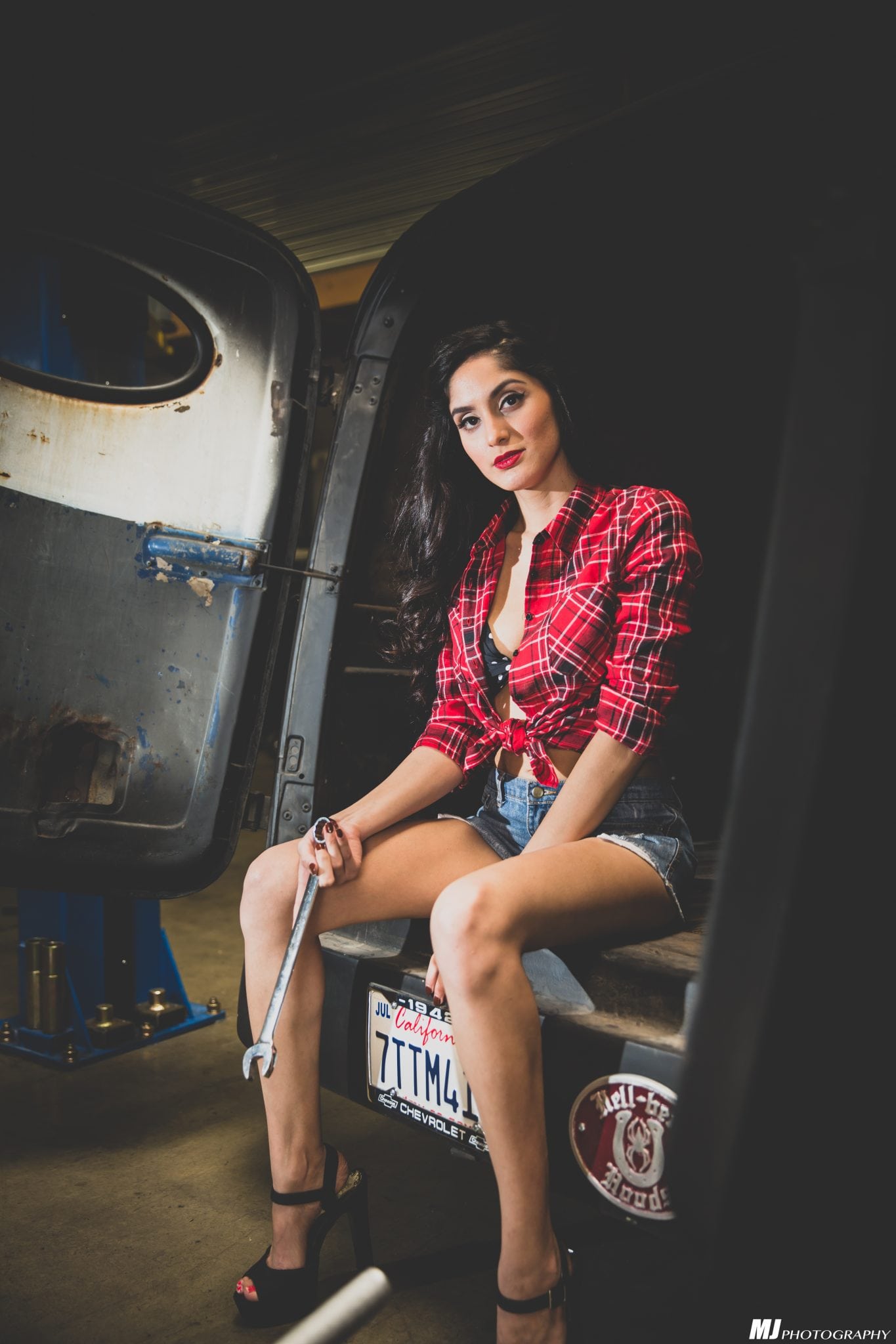 Pin Up Makeup Artist Does Hot Rod Shoot in Riverside CA